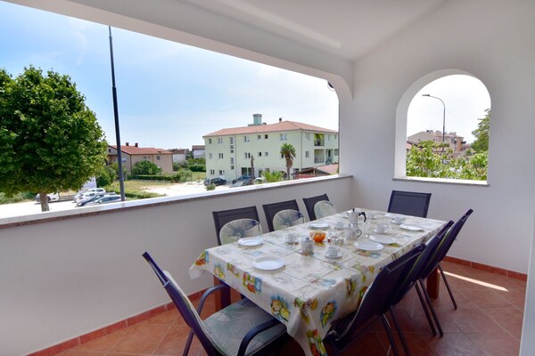 Three Bedroom Apartment With Terrace Umag (A-23671-a) - Umag