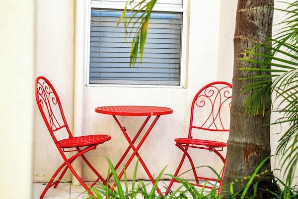 Charming 2-bedroom Holiday Retreat With Pool - Victor Harbor