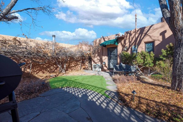 Casita Gomez- Courtyard - Quiet - Railyard - 1br - Santa Fe