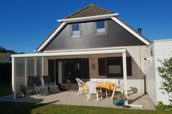 Holiday House In Ouddorp With Swimming Pool - Ouddorp