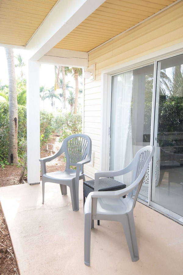 Coastal Oasis Near Beach & Pool - Melbourne, FL