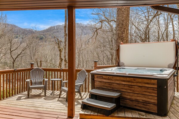 Copper Mountain Retreat By Carolina Mornings | Cozy Hot Tub+biltmore Pass - Waynesville, NC