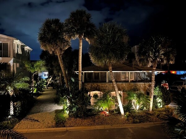Beach Cottage I,  Near The Beach, Tpc Sawgrass, Mayo Clinic, & Ponte Vedra Beach - Jacksonville Beach, FL