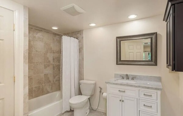 Sapphire Mountain Retreat With Amenities, Stream And Views - Clean & Spacious - Sapphire, NC