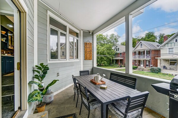 Sleeps 17 Event House In Cincinnati With 6 Bedrooms 5 Lofts - Cincinnati, OH