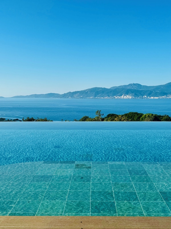 Magnificent Residence On A 10 Ha Estate - Coti-Chiavari