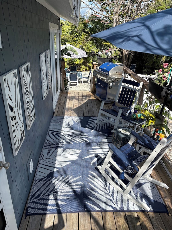 Cozy & Peaceful Capri Cottage Island Retreat With Boat Parking & More! - Naples, FL