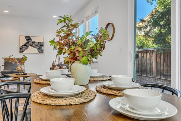Charming Private Bedroom With Private Bath Near Tech Hub & Hospitals In San Jose - Campbell, CA
