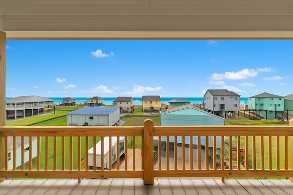 4br Luxury Retreat | Decks, Ocean Views & Outdoor Bar - Crystal Beach, TX