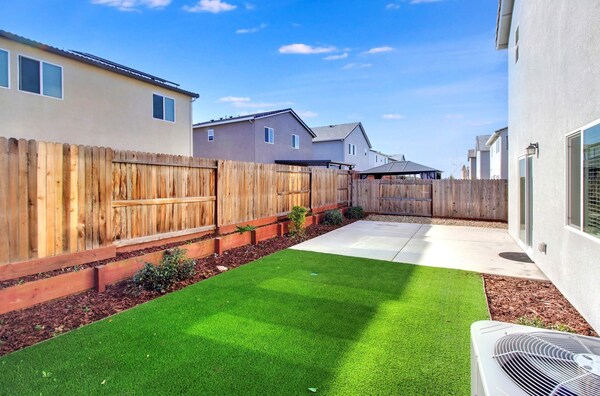 Spacious 4-bedroom House In Charming Roseville For Mid-term Rental - Roseville, CA