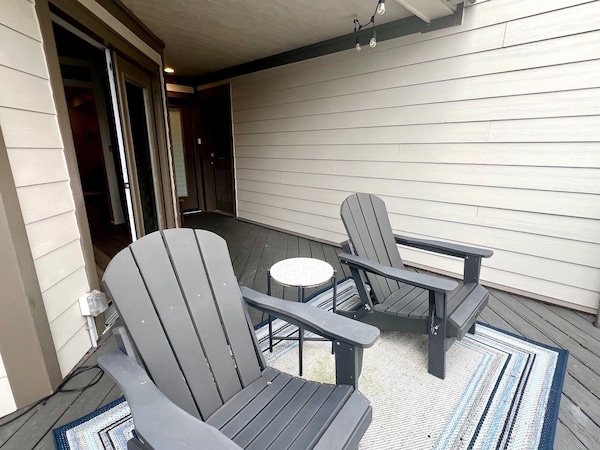 Club Amenity Cards Included At This Stunning Courtside Villa Sleeps Four - Seabrook Island, SC