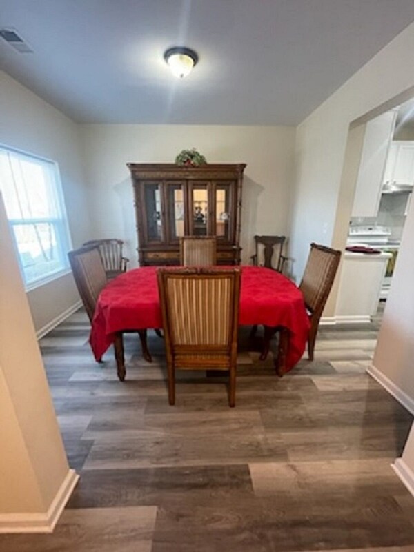 Lovely 4-bedroom/3 Bathroom House In Newnan With Ac, Wifi. - Newnan, GA