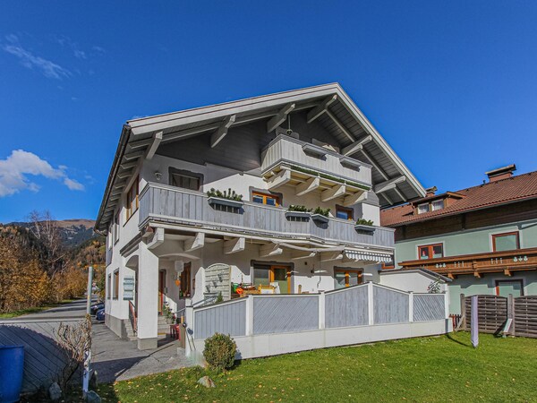 Pet-friendly Apartment With A Balcony - Mittersill
