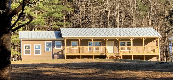 Fully Renovated Home In The Blue Ridge Mountains With Stunning Views - Galax, VA