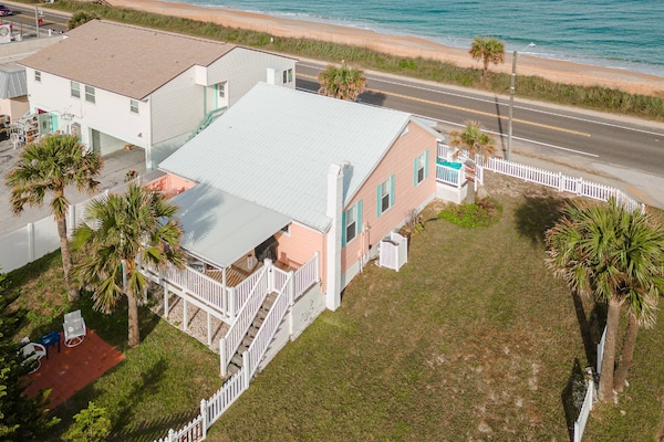 Sea Legs Charming Beachfront Cottage In Flagler Beach - Steps To The Sand, Sunrises & Sunsets - Flagler Beach, FL