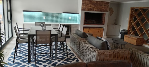 Bessie On Vondeling - Relax In Style At Bessie, Langebaan's Coziest Holiday Home - Langebaan