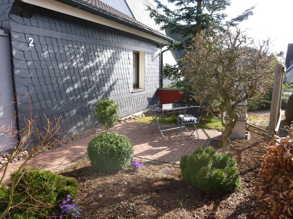 Ferienhaus 'Höhenflug' Mit Bergblick, Privater Terrasse Und Wi-fi - Plettenberg