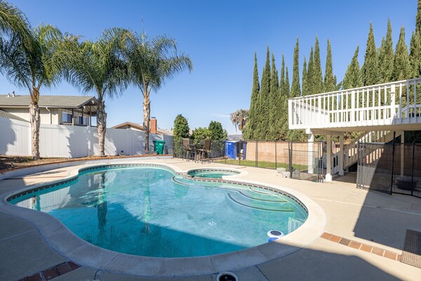 4 Br Home With Pool + Ev Charger - Covina, CA