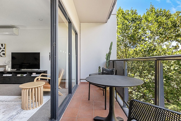 Luxe Modern Retreat | Designer Stay In Perth - Nedlands
