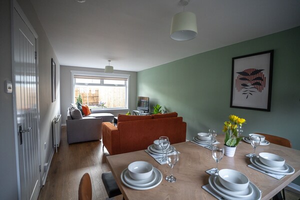 Snug Modern Home In Livingston - Livingston