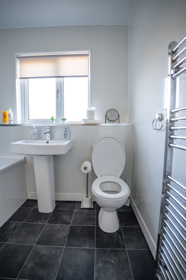 Snug Modern Home In Livingston - Linlithgow