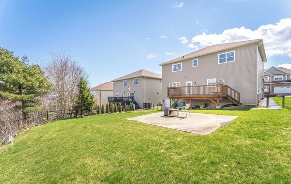 Charming Private Basement Apartment With Kingsize Bed In Brilliant Halifax - Halifax, NS, Canada