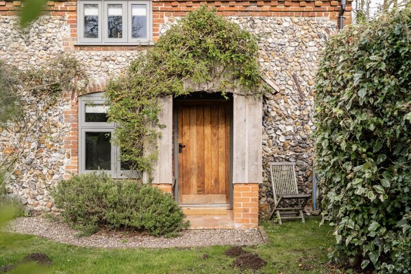 A Pretty Norfolk Cottage - Blakeney