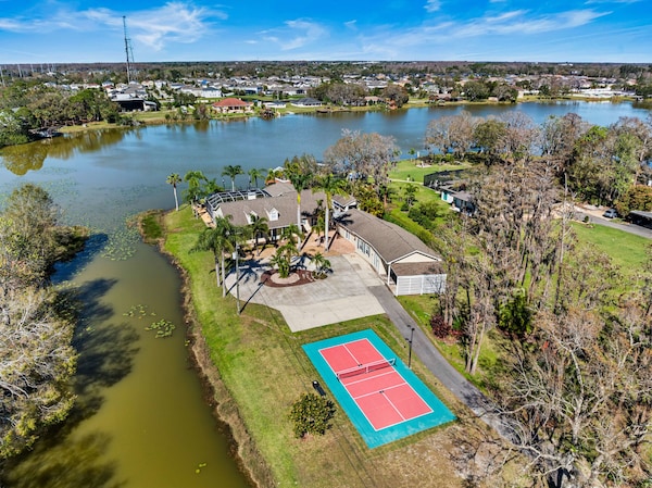 Luxe Waterfront Hideaway W Pool & Pirate Ship Dock - タンパ, FL