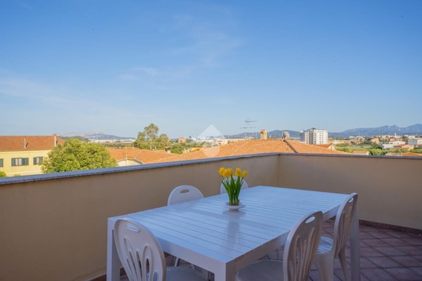 "L'attico Di Loredo", Zona Tranquilla, Con Ampia Terrazza Panoramica - Olbia