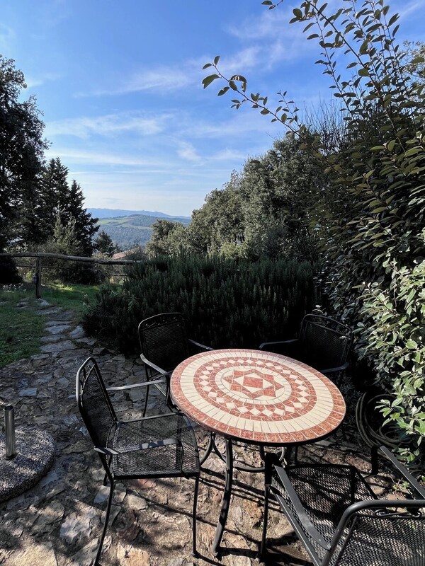 Charming 1-bedroom Apartment In Brilliant Gambassi With Wifi - Volterra