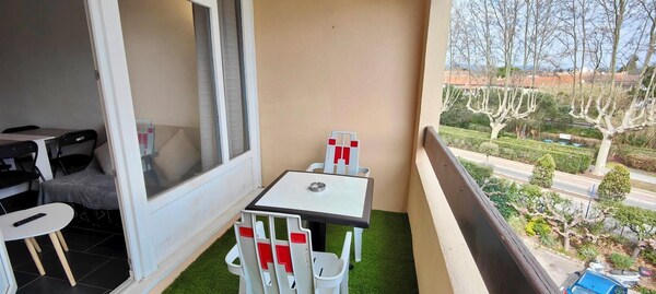 Apt With Balcony Near Downtown, Fréjus - Fréjus