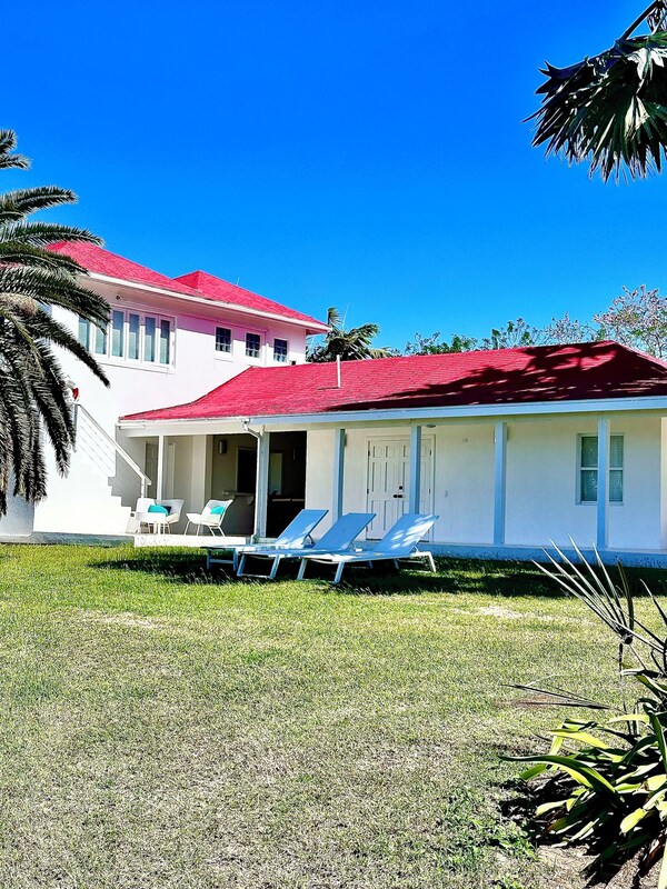 3-bedroom Beach Villa At Popular Chrishi Beach, Nevis With Everything You Need - Saint Kitts and Nevis