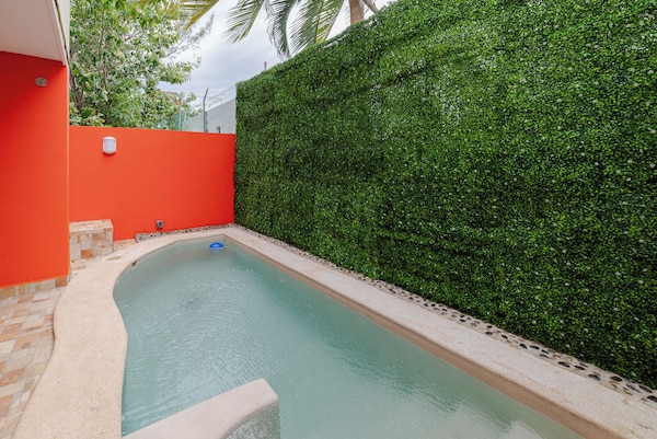 Charming 1-bedroom Apartment With Ac, Wifi, In Cancún Just Steps From The Beach - Isla Mujeres