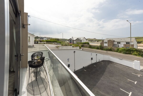 Apartment 4, Oasis Sands -  An Apartment That Sleeps 6 Guests  In 3 Bedrooms - Mawgan Porth