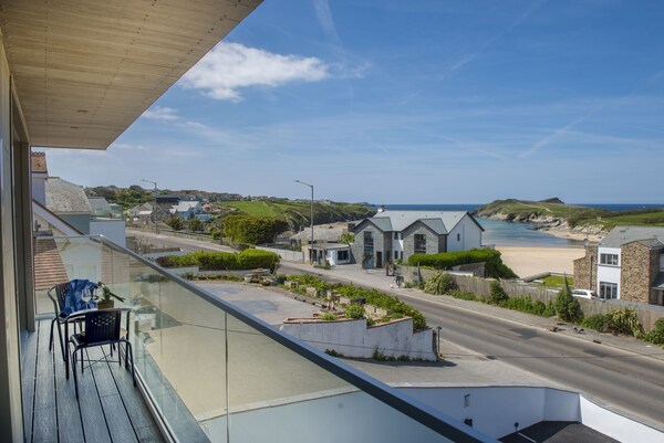Apartment 6, Oasis Sands -  An Apartment That Sleeps 6 Guests  In 3 Bedrooms - Mawgan Porth