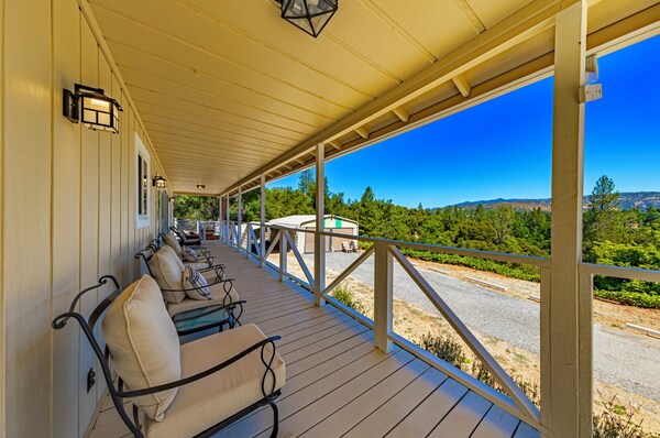 Tree Top Views/2bd 2ba/ 17 Mi Yose South Gate / 8.6 Mi Bass Lake/dog Friendly - Bass Lake, CA
