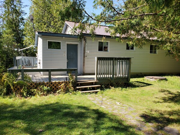 Lakeside Getaway - Close To Sault Ste Marie. Pet-friendly! - Ontario