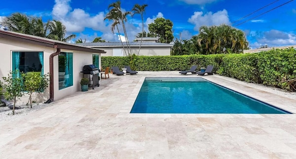 King Bed, Heated Pool, Hot Tub, Bbq, Putting Green - Deerfield Beach, FL