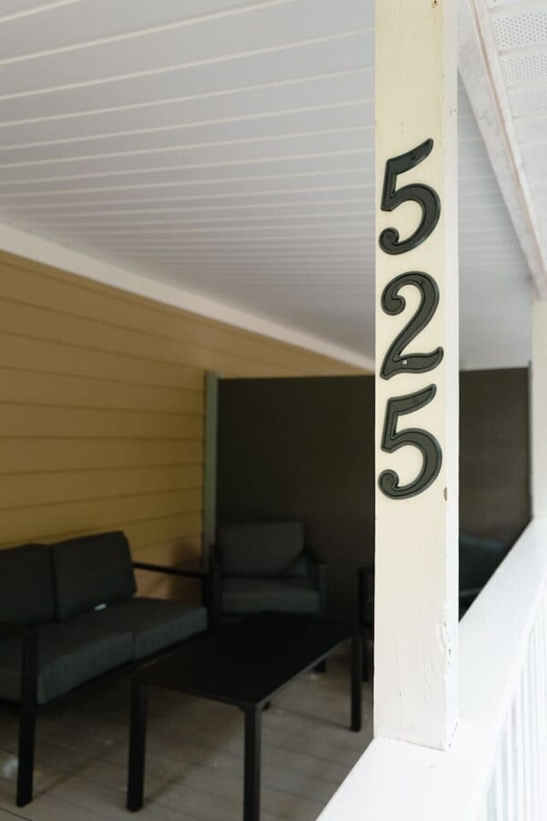 Cozy Duplex W/ King Bed + 2 Full - Maryville, TN