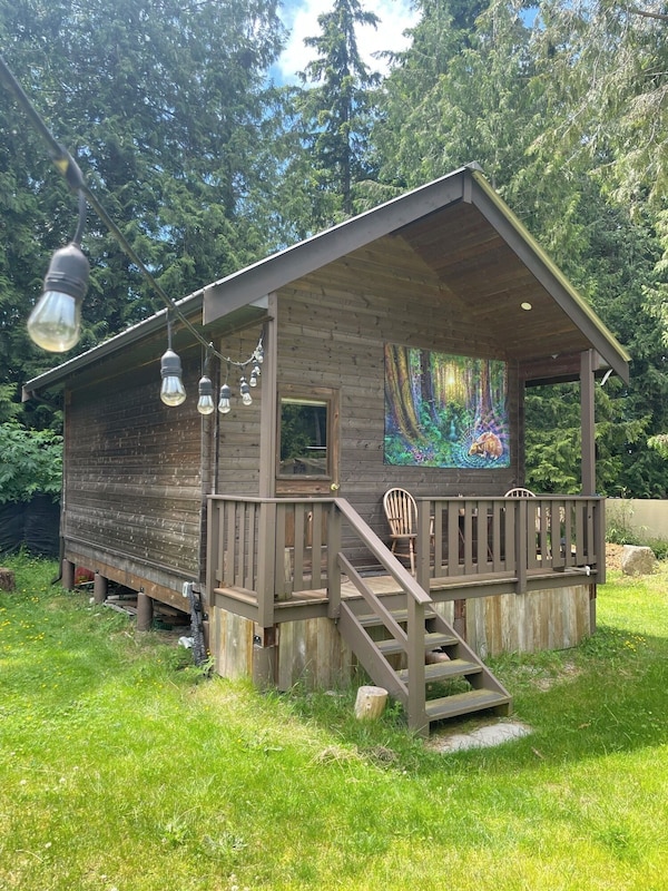 Cozy Art Cabin By The Ocean And Forest - Sunshine Coast