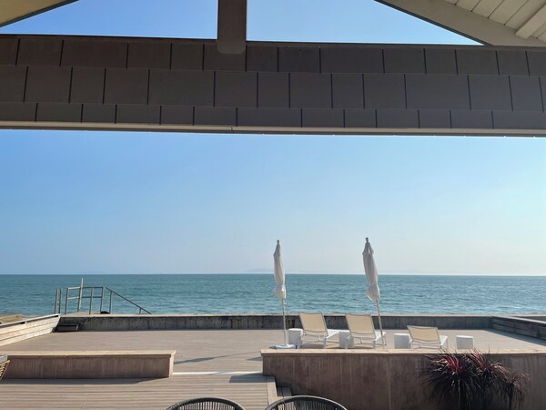 Beachfront 3-bedroom House With Hot Tub In Faria Beach - Ojai, CA