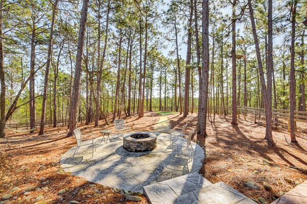 Fire Pit + Patio: Spacious Southern Pines Retreat - Southern Pines, NC