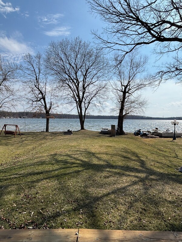 Charming 2-bedroom Lakefront House With Upnorth Feel - Pinckney Recreation Area, Pinckney
