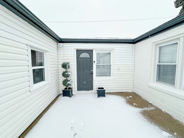 Cozy 3br Spacious Home W/patio -Sleeps8 - Evansville, IN