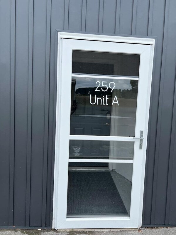 Charming Studio Apartment - Cozy & Convenient! - メイン州