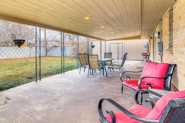7 Mi To Dtwn Denver: Home W/ Large Yard! - Aurora, CO