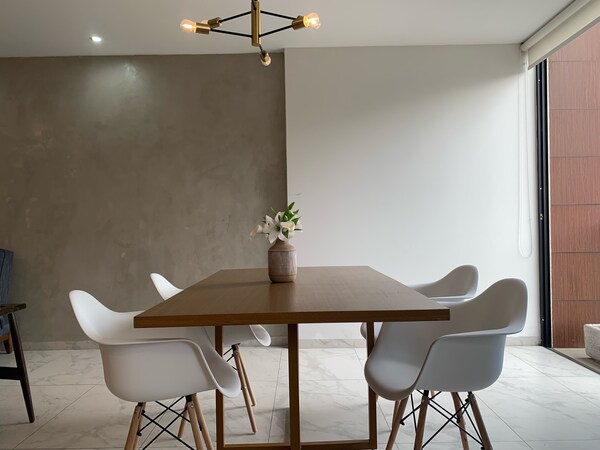 Minimalist Hub 3 Bedroom \/ Daily Clean - Guadalajara