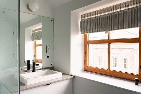 Maison Rasco - One-bedroom Double Size Bed Suite - Quebec