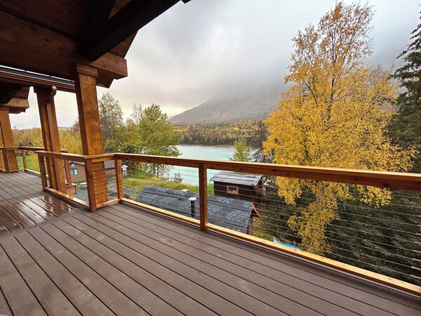 Modern Luxury Condo With River Views In Cooper Landing - Cooper Landing, AK