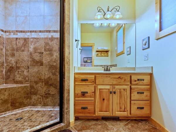 Lakeview Home With Dock On The Whitefish Chain, Outdoor Pool, Pickleball & More - Crosslake, MN